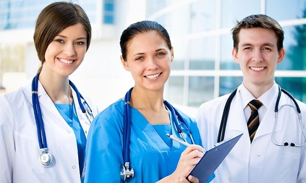 Нега шифокорлар оқ халат кияди?