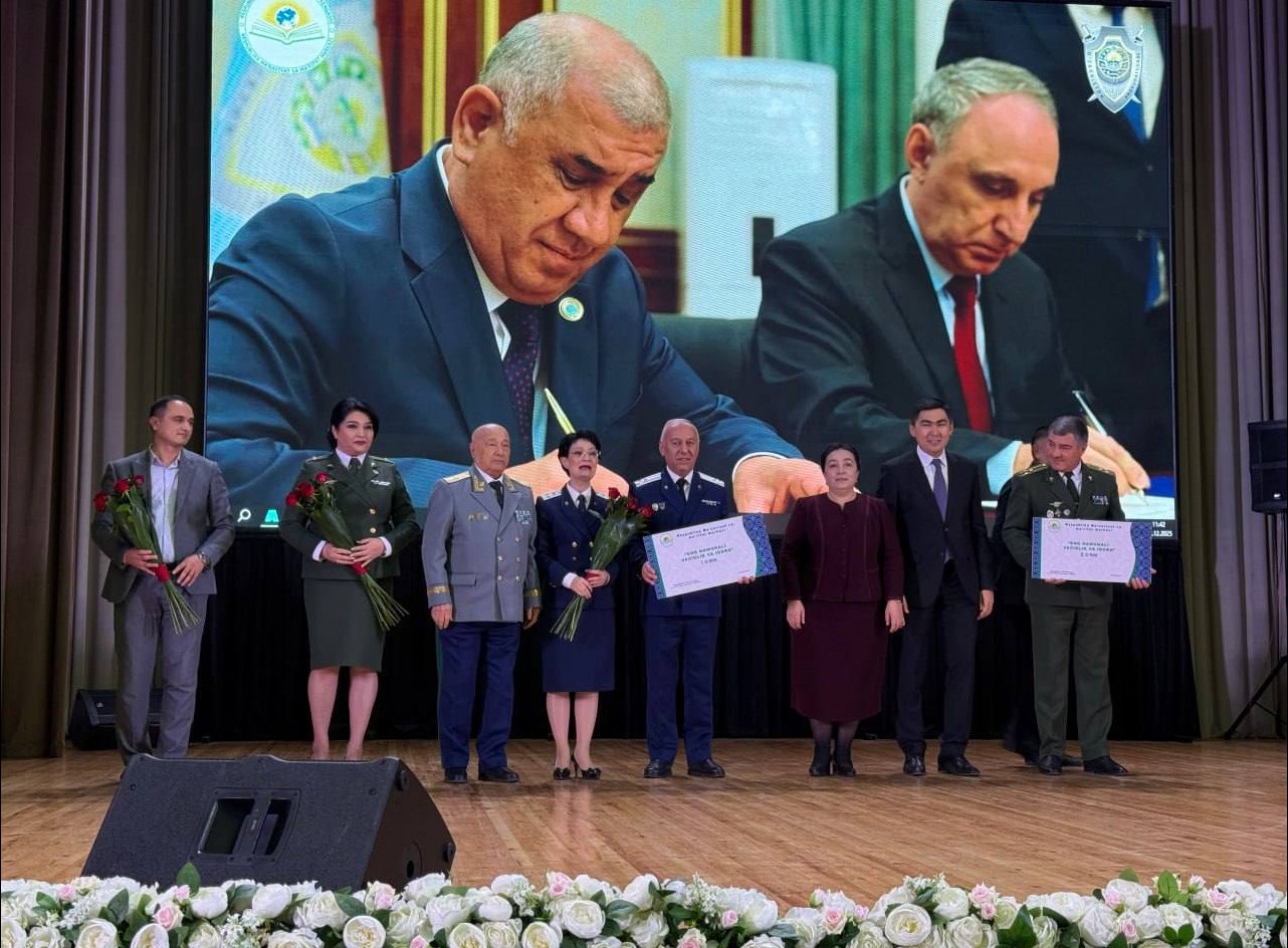 “Eng namunaviy tuman va shahar” hamda “Eng namunaviy vazirlik va idora” tanlovi gʻoliblari ...