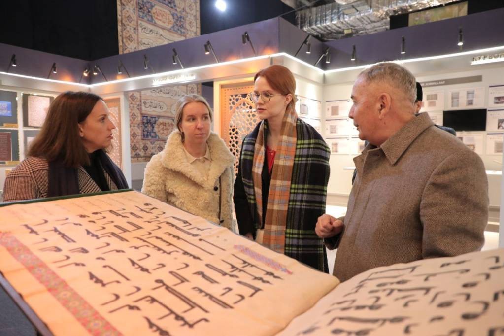 Islom sivilizatsiyasi markazi ekspozitsiyasi Fransiya kompaniyasi bilan ...